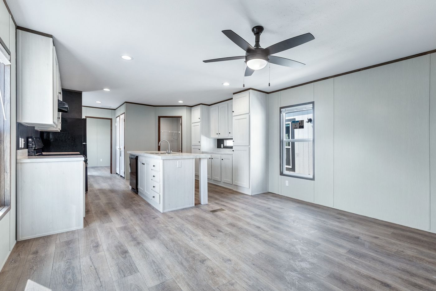 Select 16602S | Clayton Homes