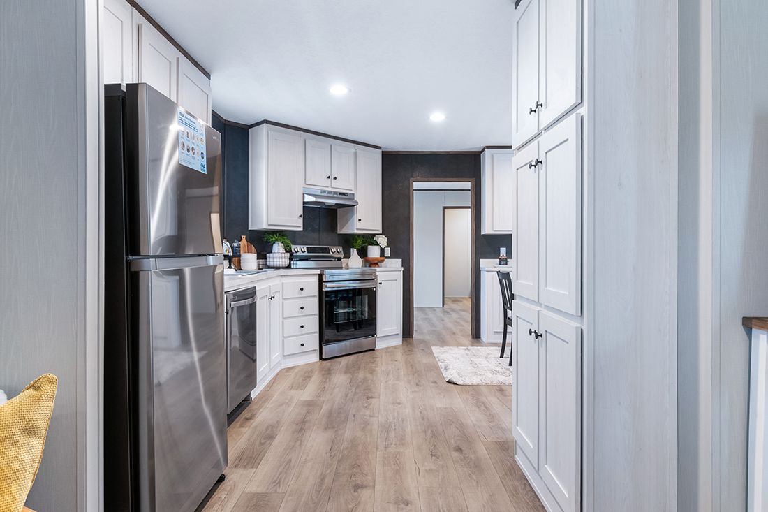 Select 16723F | Clayton Homes