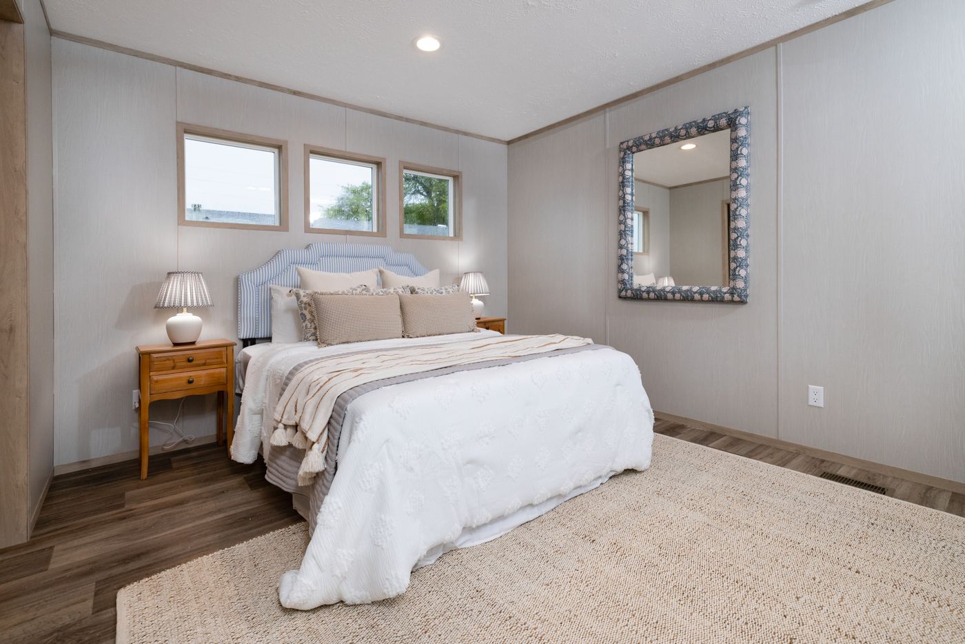 43CEJ16723AH :: MAGELLAN - Clayton Epic Journey