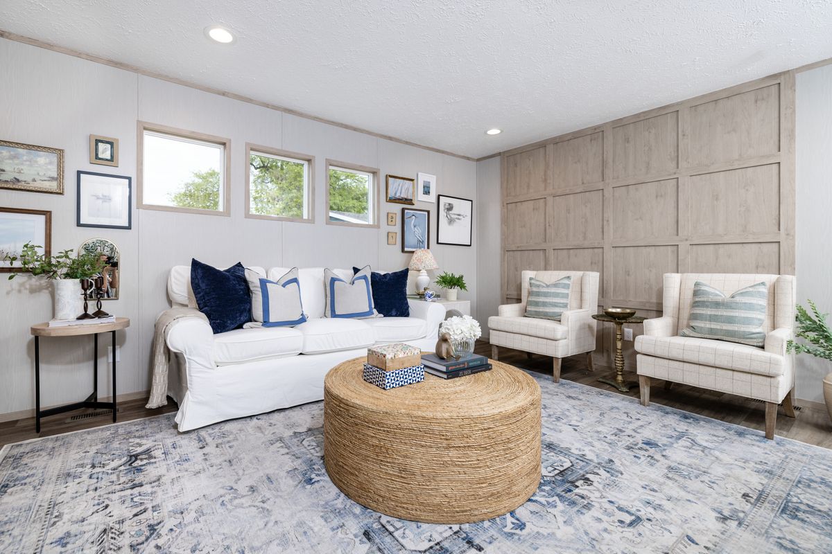 43CEJ16723AH :: MAGELLAN - Clayton Epic Journey